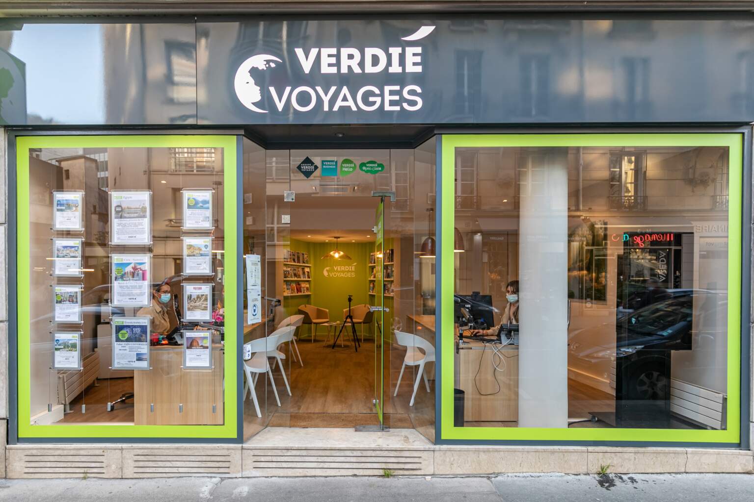 Aménagement d'une agence de voyages sur Paris - AMSO plans et travaux