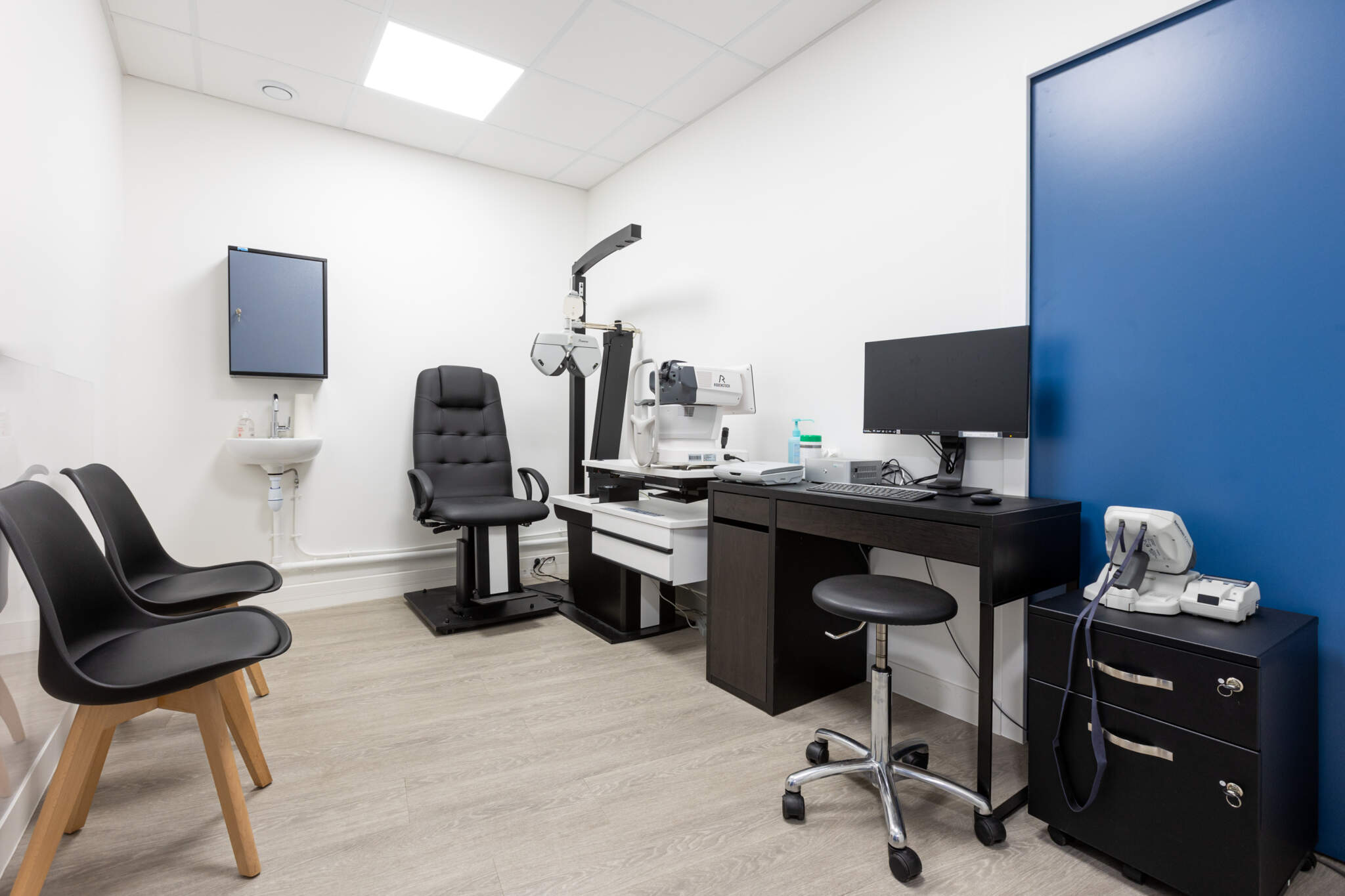 Création d'un cabinet d'ophtalmologie , respect des contraintes ...