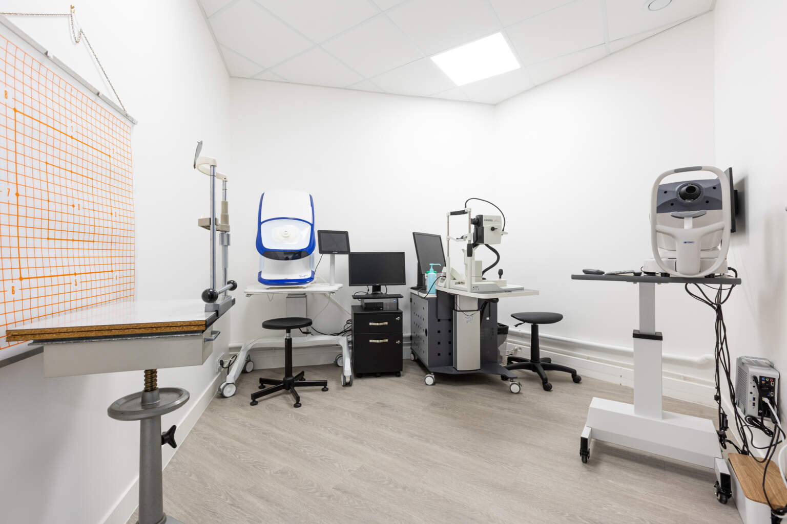 Création d'un cabinet d'ophtalmologie , respect des contraintes ...